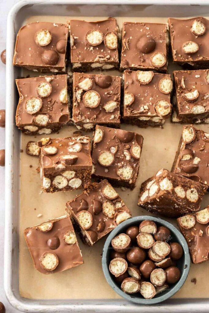 Crunchy Malteser Tray Bake Recipe for Snack Moments - About Yogurt